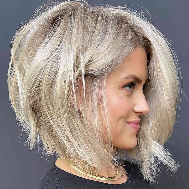 14 Chic & Modern Stacked Haircuts That Are Turning Heads in 2025 ...